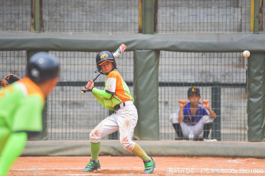 AF-S NIKKOR 180-400MM F/4E TC1.4 FL ED VR 攝程範圍廣、精確對焦，專業運動攝影鏡頭 ;Nikon AF ...